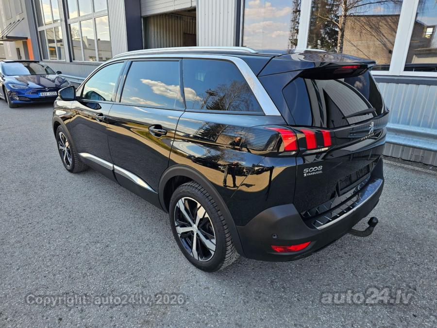 Black Peugeot 5008 2019 in Tartu, with an engine capacity of 1.50 L and mileage of 181 thousand km for 11990 €, photo 5 on AUTOMOTO.COM.LV