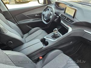Black Peugeot 5008 2019 in Tartu, with an engine capacity of 1.50 L and mileage of 181 thousand km for 11990 €, photo 13 on AUTOMOTO.COM.LV