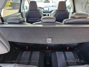 Black Peugeot 5008 2019 in Tartu, with an engine capacity of 1.50 L and mileage of 181 thousand km for 11990 €, photo 16 on AUTOMOTO.COM.LV