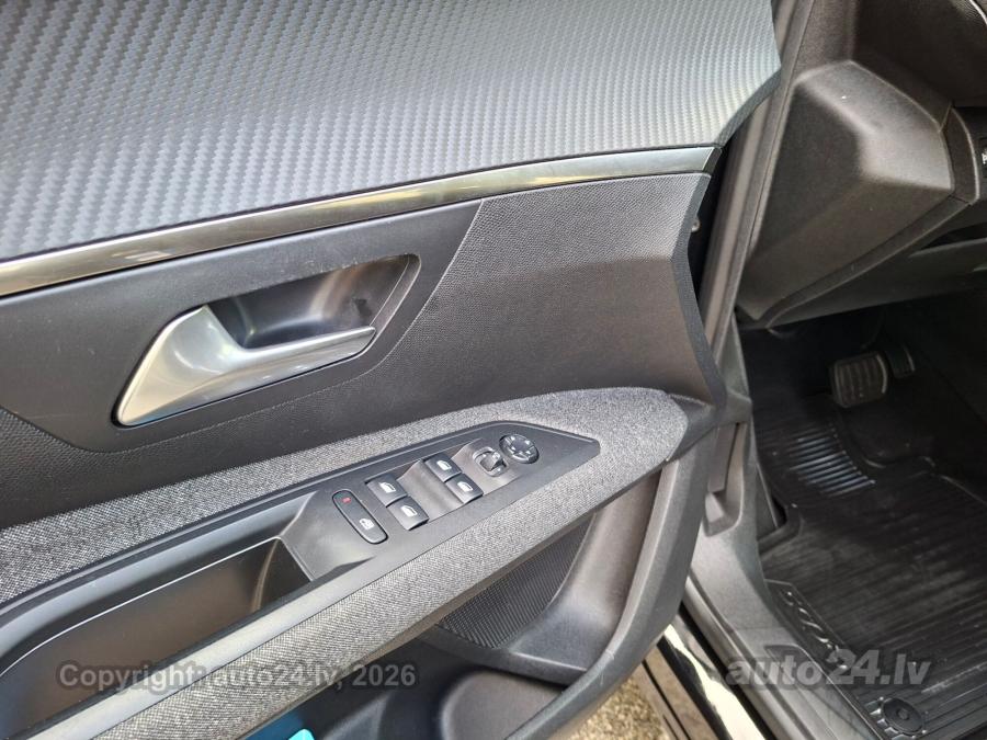 Black Peugeot 5008 2020 in Tallinn, with an engine capacity of 1.50 L and mileage of 0 thousand km for 18000 €, photo 15 on AUTOMOTO.COM.LV