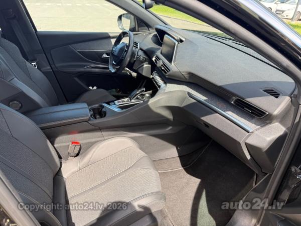 Black Peugeot 5008 2020 in Tartu, with an engine capacity of 1.50 L and mileage of 201 thousand km for 14999 €, photo 9 on AUTOMOTO.COM.LV