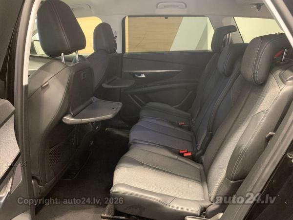 Black Peugeot 5008 2021 in Rakvere, with an engine capacity of 1.50 L and mileage of 139 thousand km for 20300 €, photo 6 on AUTOMOTO.COM.LV