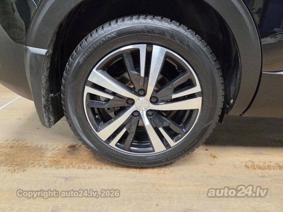 Melns Peugeot 5008 2021 Tallina, ar dzinēja tilpumu 1.50 L un nobraukumu 50 tūkst. km par 24900 €, foto 21 vietnē AUTOMOTO.COM.LV