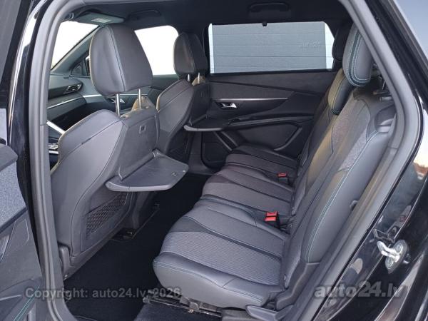 Melns Peugeot 5008 2022 Tallina, ar dzinēja tilpumu 1.20 L un nobraukumu 134 tūkst. km par 19999 €, foto 5 vietnē AUTOMOTO.COM.LV