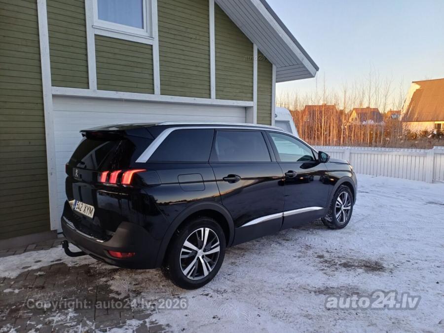 Melns Peugeot 5008 2022 Tallina, ar dzinēja tilpumu 1.20 L un nobraukumu 134 tūkst. km par 19999 €, foto 7 vietnē AUTOMOTO.COM.LV