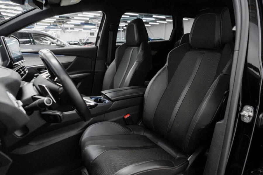 Black Peugeot 5008 2022 in Tallinn, with an engine capacity of 1.50 L and mileage of 48 thousand km for 21900 €, photo 15 on AUTOMOTO.COM.LV