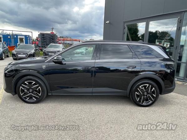 Black Peugeot 5008 2024 in Tartu, with an engine capacity of 1.20 L and mileage of 24 thousand km for 32990 €, photo 6 on AUTOMOTO.COM.LV