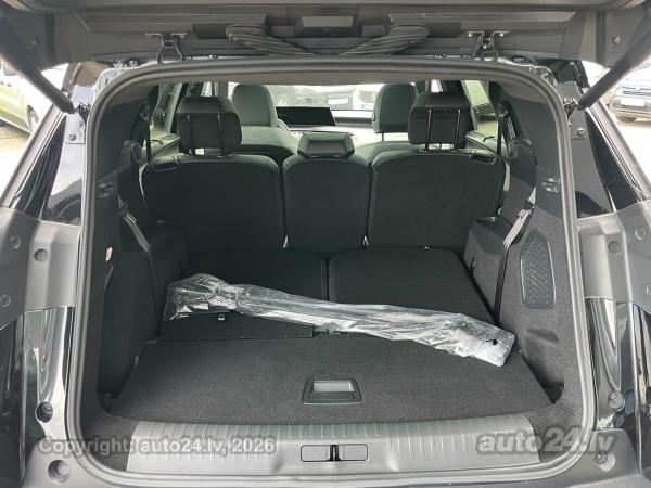 Black Peugeot 5008 2024 in Tartu, with an engine capacity of 1.20 L and mileage of 24 thousand km for 32990 €, photo 10 on AUTOMOTO.COM.LV