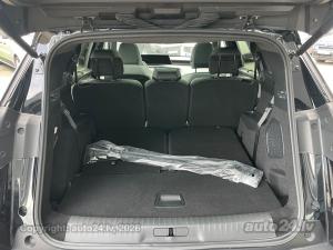 Black Peugeot 5008 2024 in Tartu, with an engine capacity of 1.20 L and mileage of 24 thousand km for 32990 €, photo 11 on AUTOMOTO.COM.LV
