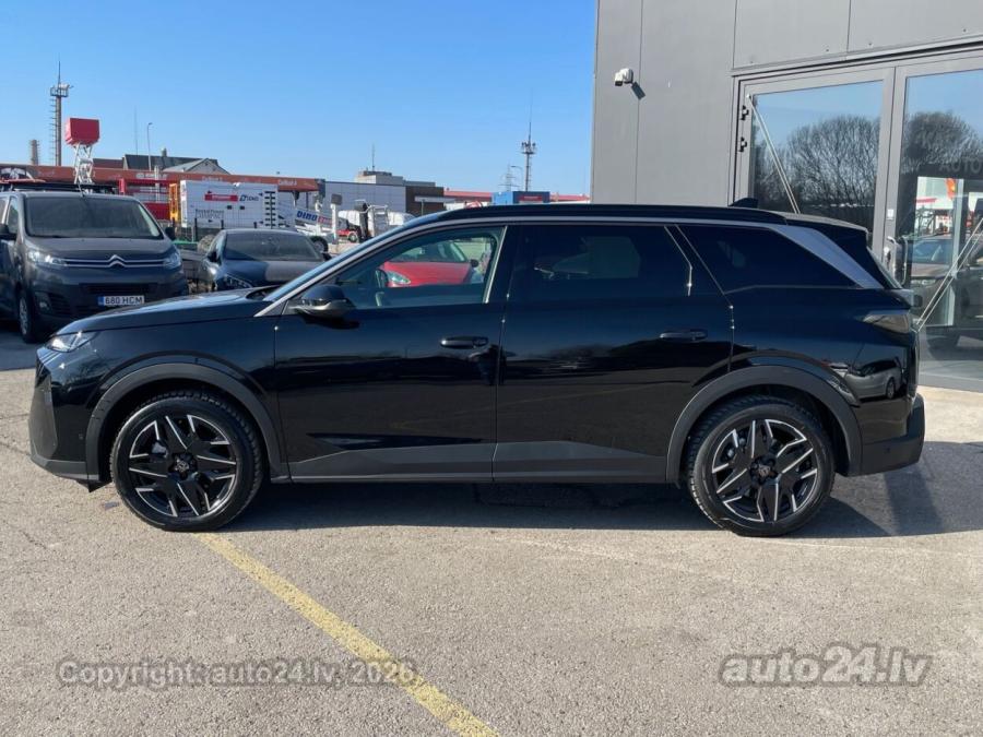 Black Peugeot 5008 2025 in Tartu, with an engine capacity of 1.20 L and mileage of 20 thousand km for 32990 €, photo 7 on AUTOMOTO.COM.LV