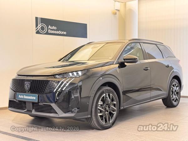 Melns Peugeot 5008 2025 Tallina, ar dzinēja tilpumu 1.20 L un nobraukumu 14 tūkst. km par 35900 €, foto 1 vietnē AUTOMOTO.COM.LV