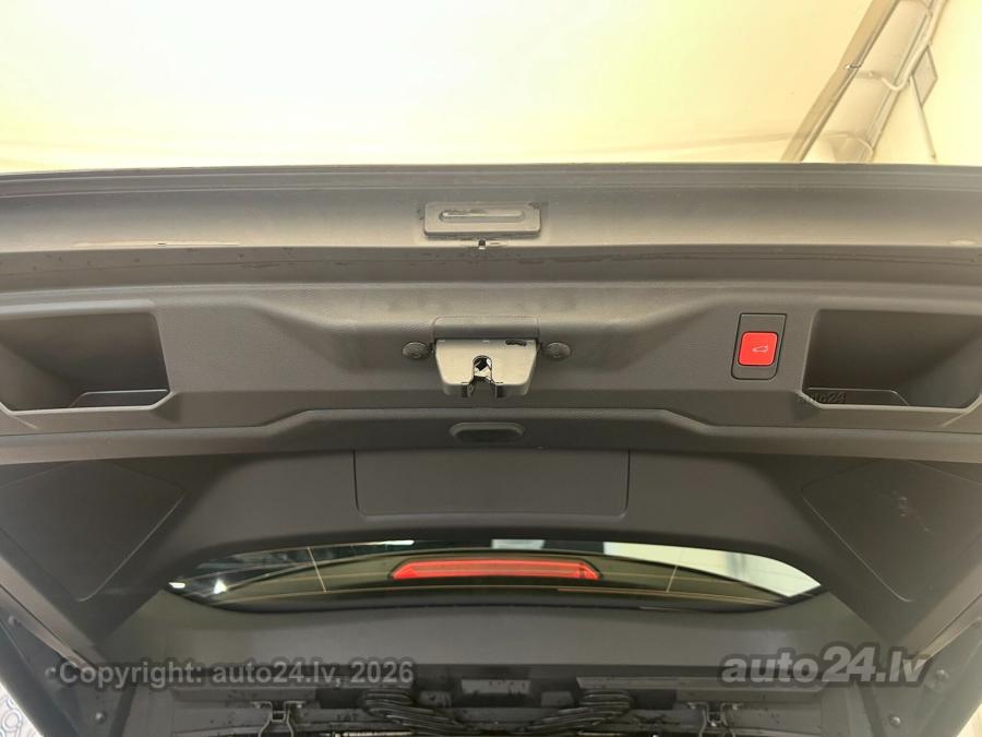 Black Peugeot 5008 2025 in Tallinn, with an engine capacity of 1.20 L and mileage of 7 thousand km for 39900 €, photo 8 on AUTOMOTO.COM.LV