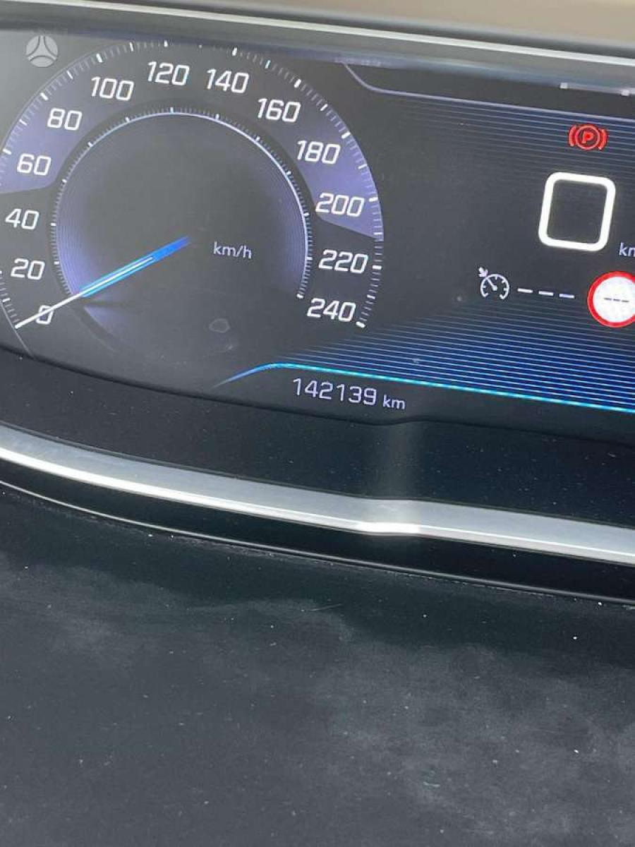 Zils Peugeot 5008 2017 Tauragė, ar dzinēja tilpumu 1.20 L un nobraukumu 142 tūkst. km par 9000 €, foto 13 vietnē AUTOMOTO.COM.LV