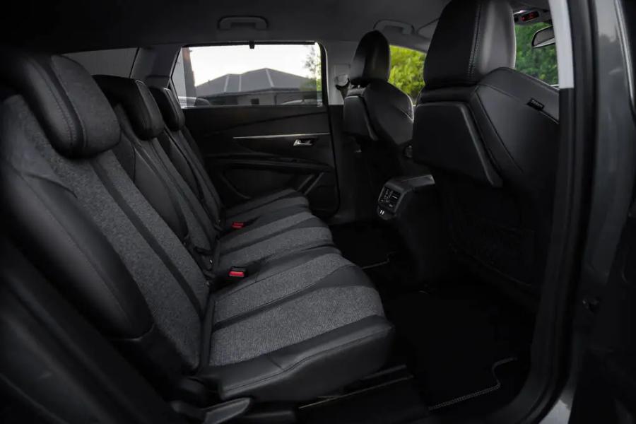 Синий Пежо 5008 2017 в Елгава, объемом двигателя 1.60 л и пробегом 210 тыс. км за 10500 €, фото 8 на AUTOMOTO.COM.LV