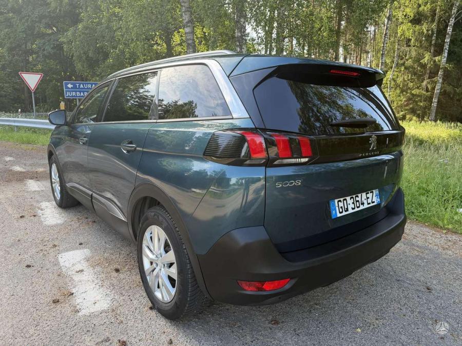 Blue Peugeot 5008 2018 in Taurage, with an engine capacity of 1.50 L and mileage of 240 thousand km for 8800 €, photo 7 on AUTOMOTO.COM.LV