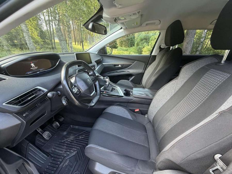 Blue Peugeot 5008 2018 in Taurage, with an engine capacity of 1.50 L and mileage of 240 thousand km for 8800 €, photo 8 on AUTOMOTO.COM.LV