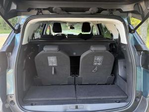 Blue Peugeot 5008 2018 in Taurage, with an engine capacity of 1.50 L and mileage of 240 thousand km for 8800 €, photo 12 on AUTOMOTO.COM.LV