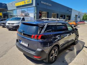 Blue Peugeot 5008 2018 in Riga, with an engine capacity of 1.50 L and mileage of 93 thousand km for 13700 €, photo 3 on AUTOMOTO.COM.LV