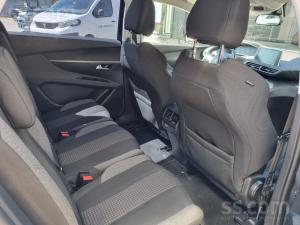 Blue Peugeot 5008 2018 in Riga, with an engine capacity of 1.50 L and mileage of 93 thousand km for 13700 €, photo 9 on AUTOMOTO.COM.LV