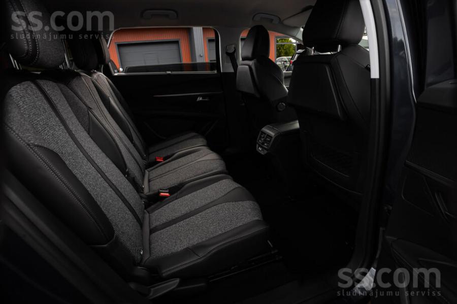Blue Peugeot 5008 2018 in Jelgava, with an engine capacity of 1.20 L and mileage of 0 thousand km for 10700 €, photo 9 on AUTOMOTO.COM.LV