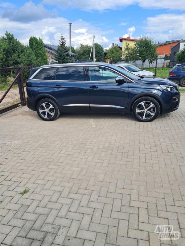 Blue Peugeot 5008 2019 in Kaunas, with an engine capacity of 2.00 L and mileage of 254 thousand km for 14350 €, photo 1 on AUTOMOTO.COM.LV