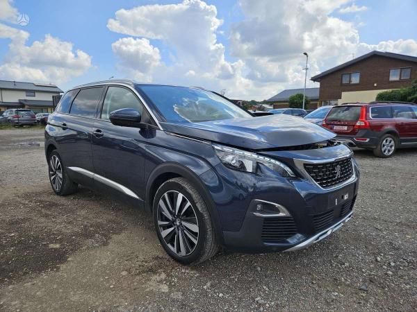 Blue Peugeot 5008 2019 in Kaunas, with an engine capacity of 1.20 L and mileage of 130 thousand km for 7999 €, photo 1 on AUTOMOTO.COM.LV