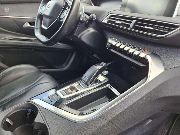 Blue Peugeot 5008 2019 in Kaunas, with an engine capacity of 1.20 L and mileage of 130 thousand km for 7999 €, photo 8 on AUTOMOTO.COM.LV