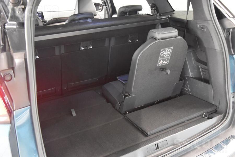 Blue Peugeot 5008 2019 in Riga, with an engine capacity of 1.60 L and mileage of 152 thousand km for 14490 €, photo 19 on AUTOMOTO.COM.LV