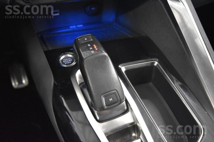 Blue Peugeot 5008 2019 in Riga, with an engine capacity of 1.60 L and mileage of 152 thousand km for 14490 €, photo 21 on AUTOMOTO.COM.LV