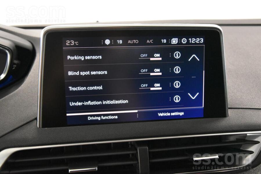 Blue Peugeot 5008 2019 in Riga, with an engine capacity of 1.60 L and mileage of 152 thousand km for 14490 €, photo 27 on AUTOMOTO.COM.LV