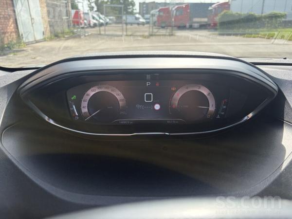 Zils Peugeot 5008 2019 Rīga, ar dzinēja tilpumu 1.50 L un nobraukumu 147 tūkst. km par 14900 €, foto 8 vietnē AUTOMOTO.COM.LV