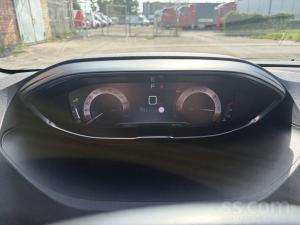 Zils Peugeot 5008 2019 Rīga, ar dzinēja tilpumu 1.50 L un nobraukumu 147 tūkst. km par 14900 €, foto 9 vietnē AUTOMOTO.COM.LV
