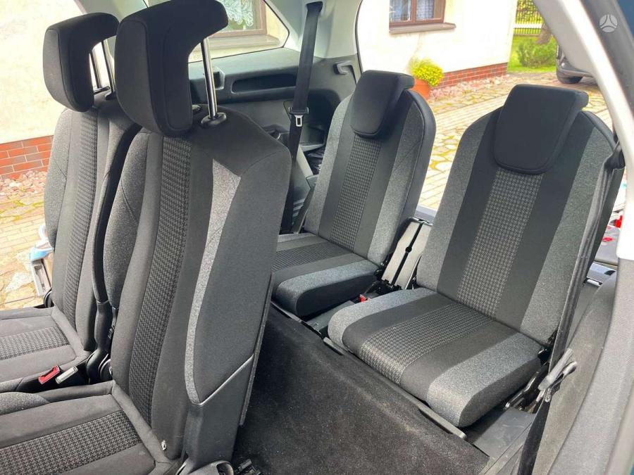 Zils Peugeot 5008 2019 Viļņa, ar dzinēja tilpumu 1.60 L un nobraukumu 137 tūkst. km par 15950 €, foto 20 vietnē AUTOMOTO.COM.LV