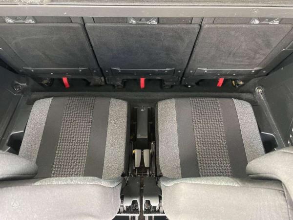 Zils Peugeot 5008 2019 Viļņa, ar dzinēja tilpumu 1.50 L un nobraukumu 174 tūkst. km par 12250 €, foto 10 vietnē AUTOMOTO.COM.LV
