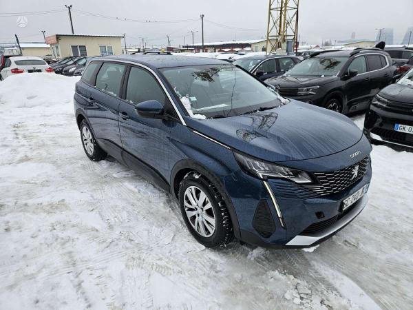 Blue Peugeot 5008 2021 in Vilnius, with an engine capacity of 1.20 L and mileage of 184 thousand km for 13673 €, photo 1 on AUTOMOTO.COM.LV