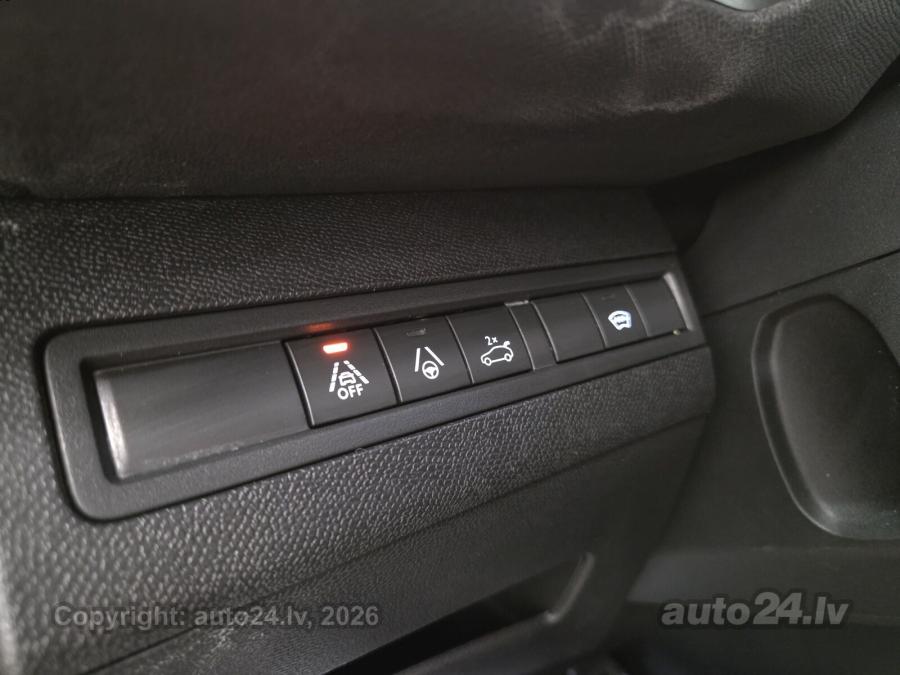 Blue Peugeot 5008 2021 in Tallinn, with an engine capacity of 2.00 L and mileage of 120 thousand km for 20900 €, photo 17 on AUTOMOTO.COM.LV