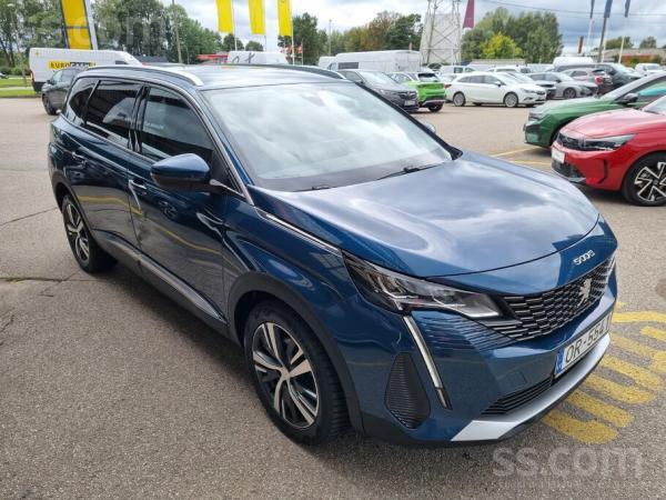 Blue Peugeot 5008 2021 in Riga, with an engine capacity of 1.50 L and mileage of 136 thousand km for 17700 €, photo 3 on AUTOMOTO.COM.LV