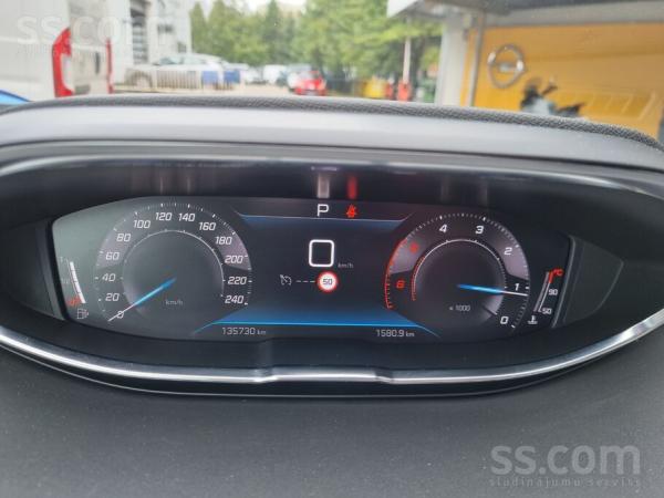Blue Peugeot 5008 2021 in Riga, with an engine capacity of 1.50 L and mileage of 136 thousand km for 17700 €, photo 4 on AUTOMOTO.COM.LV