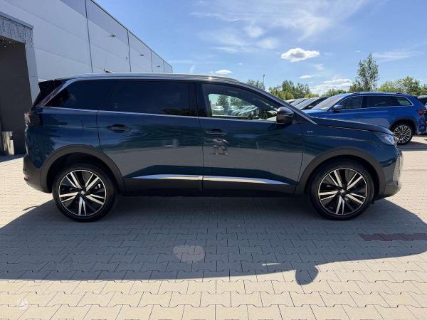 Blue Peugeot 5008 2022 in Siauliai, with an engine capacity of 1.60 L and mileage of 174 thousand km for 21768 €, photo 3 on AUTOMOTO.COM.LV