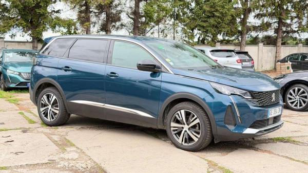 Blue Peugeot 5008 2022 in Kaunas, with an engine capacity of 1.50 L and mileage of 175 thousand km for 16154 €, photo 3 on AUTOMOTO.COM.LV