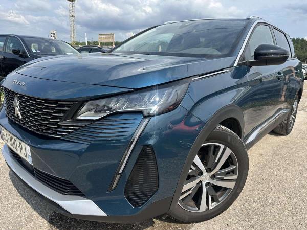 Blue Peugeot 5008 2022 in Vilnius, with an engine capacity of 1.20 L and mileage of 182 thousand km for 15729 €, photo 1 on AUTOMOTO.COM.LV