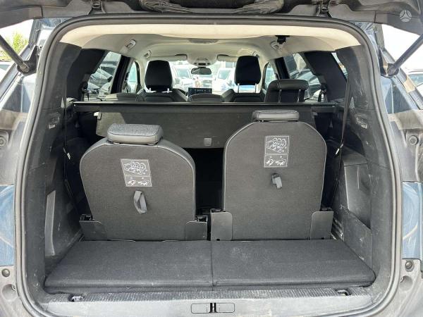 Blue Peugeot 5008 2022 in Vilnius, with an engine capacity of 1.20 L and mileage of 182 thousand km for 15729 €, photo 10 on AUTOMOTO.COM.LV