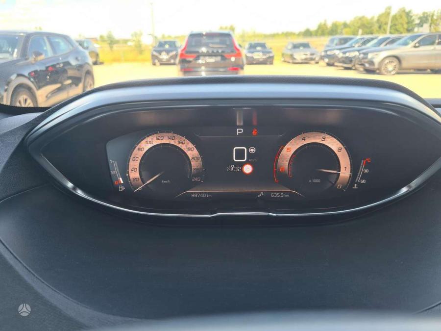 Blue Peugeot 5008 2022 in Siauliai, with an engine capacity of 1.50 L and mileage of 99 thousand km for 22990 €, photo 26 on AUTOMOTO.COM.LV
