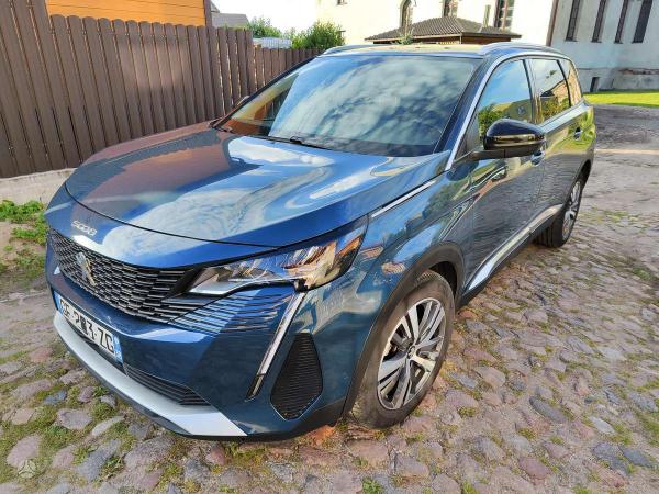 Blue Peugeot 5008 2022 in Marijampole, with an engine capacity of 1.20 L and mileage of 90 thousand km for 15724 €, photo 1 on AUTOMOTO.COM.LV
