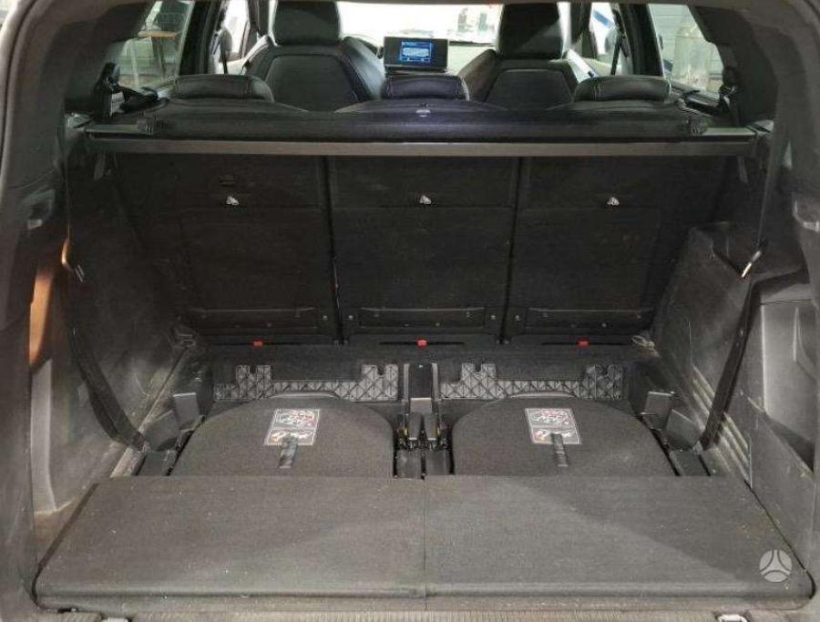 Blue Peugeot 5008 2023 in Vilnius, with an engine capacity of 1.20 L and mileage of 156 thousand km for 16697 €, photo 6 on AUTOMOTO.COM.LV