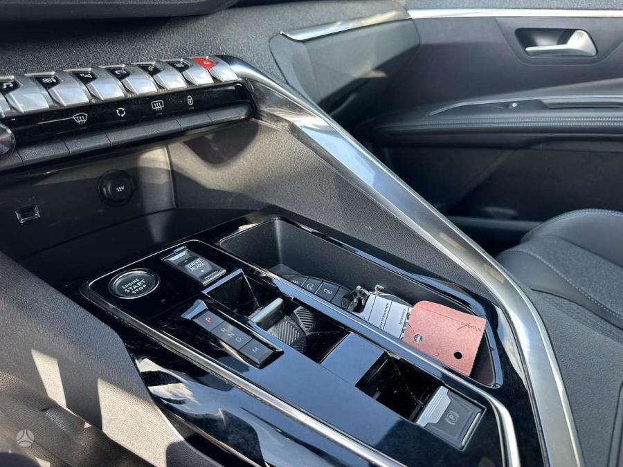 Zils Peugeot 5008 2023 Viļņa, ar dzinēja tilpumu 1.20 L un nobraukumu 156 tūkst. km par 16576 €, foto 18 vietnē AUTOMOTO.COM.LV