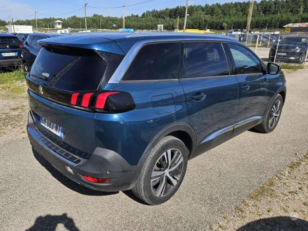 Blue Peugeot 5008 2023 in Vilnius, with an engine capacity of 1.20 L and mileage of 89 thousand km for 16335 €, photo 6 on AUTOMOTO.COM.LV