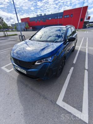 Zils Peugeot 5008 2024 Rīga, ar dzinēja tilpumu 1.50 L un nobraukumu 41 tūkst. km par 28500 €, foto  vietnē AUTOMOTO.COM.LV