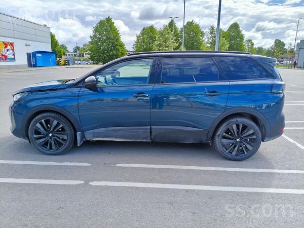 Blue Peugeot 5008 2024 in Riga, with an engine capacity of 1.50 L and mileage of 41 thousand km for 28500 €, photo 5 on AUTOMOTO.COM.LV