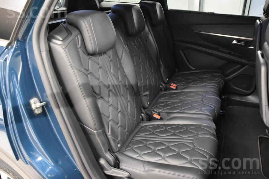 Blue Peugeot 5008 2024 in Riga, with an engine capacity of 1.20 L and mileage of 111 thousand km for 24500 €, photo 17 on AUTOMOTO.COM.LV